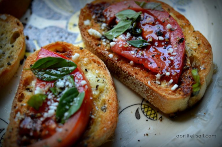 Tomato Balsamic Crostini